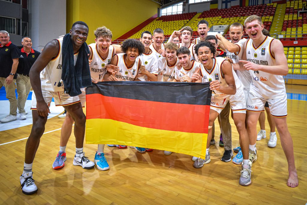 Turniersiege & Bestleistungen: ein Sommer aus dem Bilderbuch | Porsche ...